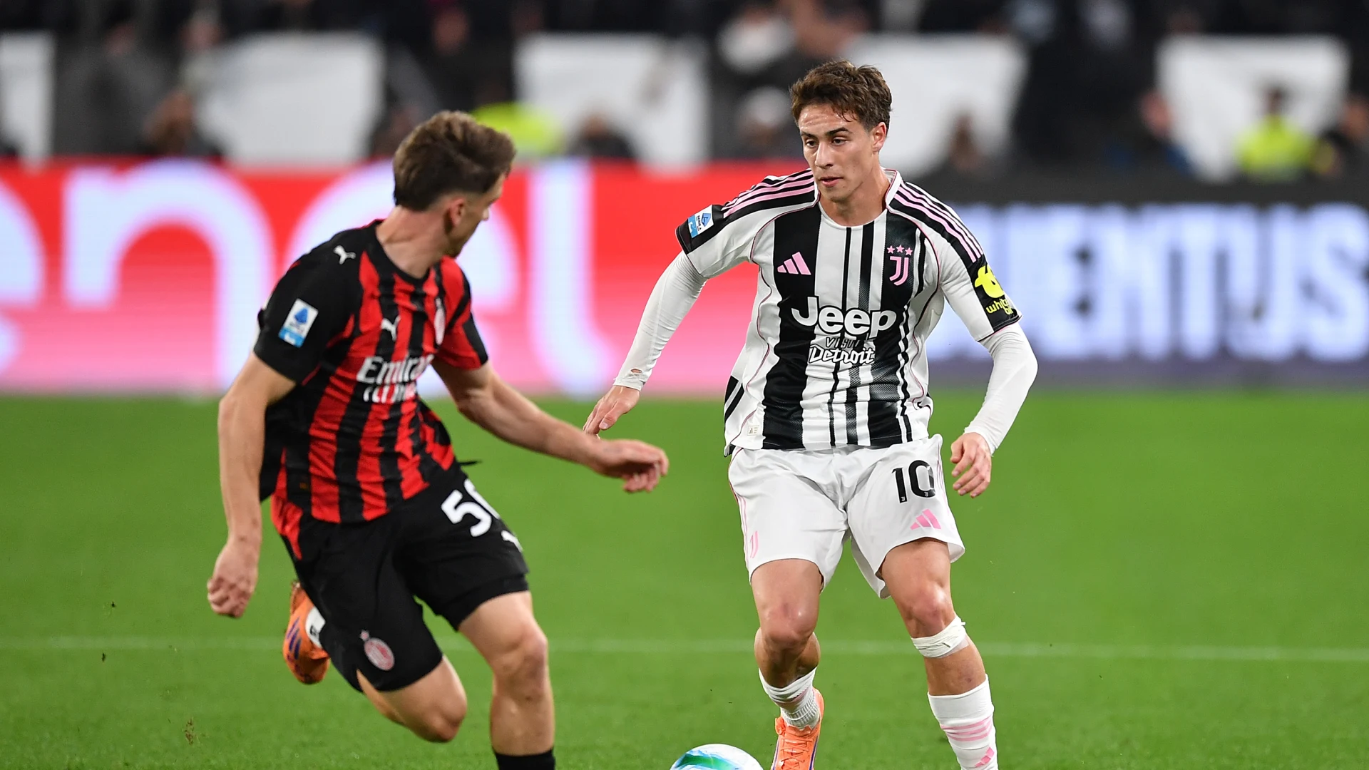 Milan e Juve di fronte sulla via che conduce alla Champions